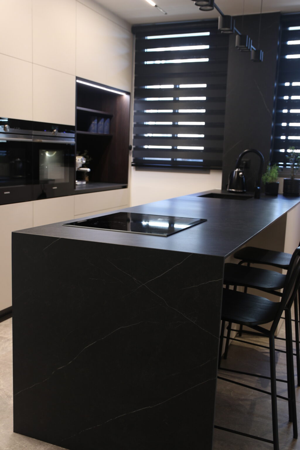Allure Black kitchen - Ascale